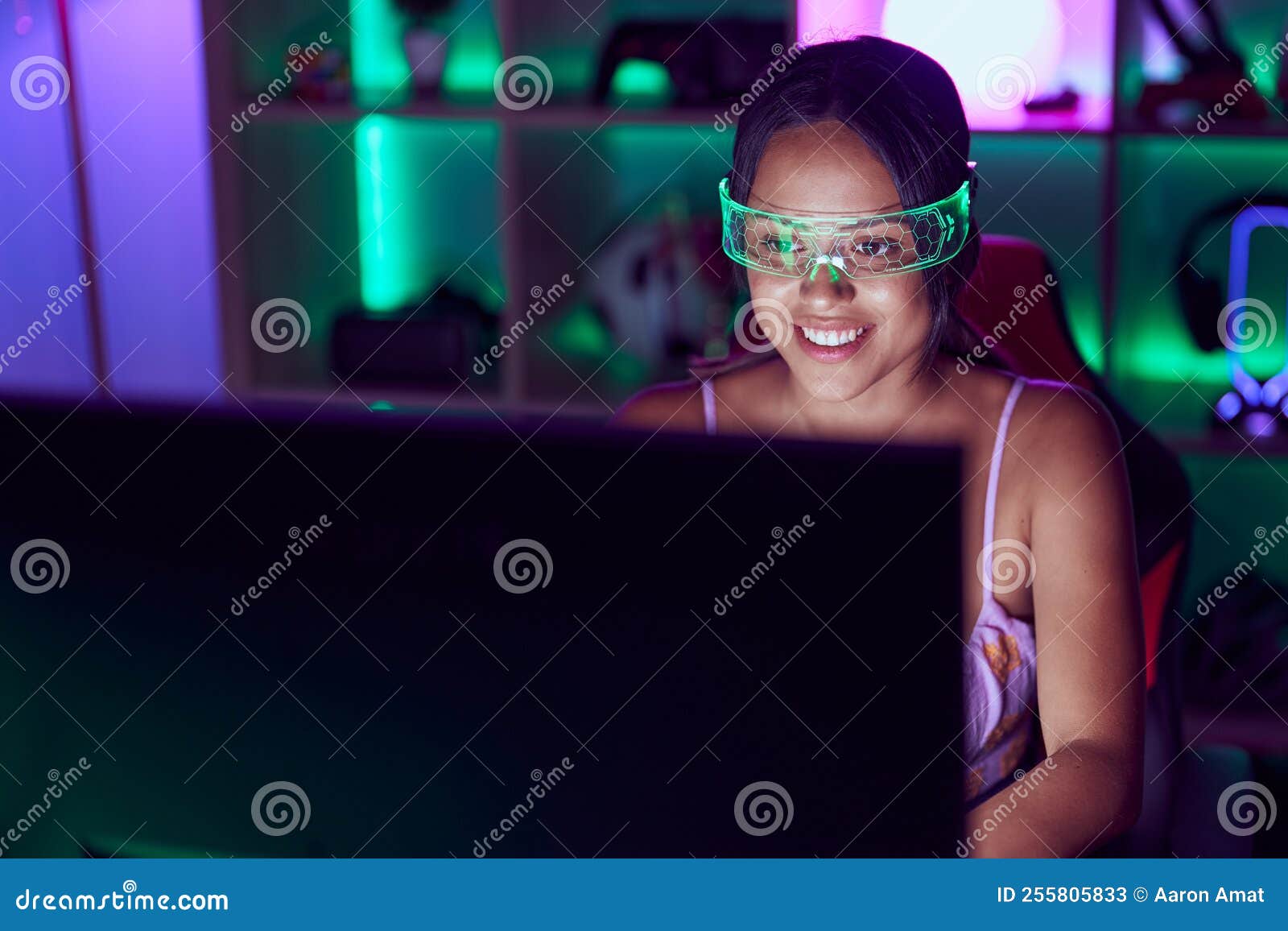 Young Hispanic Woman Streamer Using Computer and Virtual Reality ...