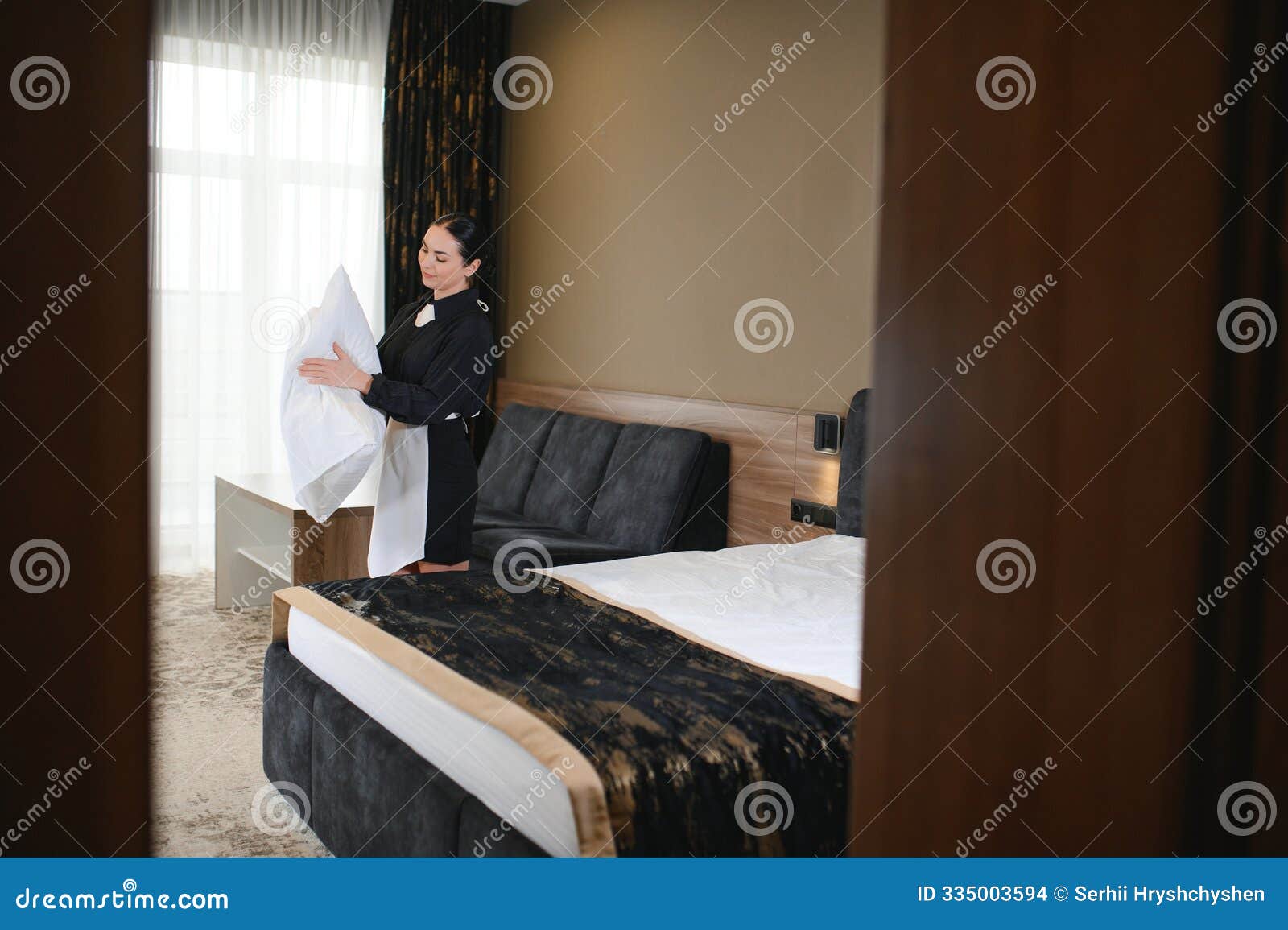 Young Hotel Maid Making the Bed Stock Photo - Image of maid, person ...