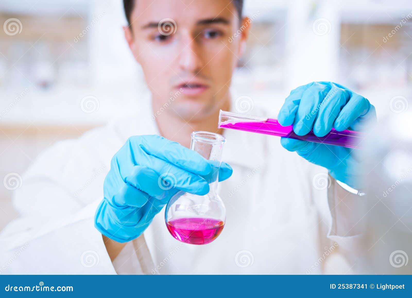 Young Male Researcher in a Lab Stock Image - Image of analyzing ...