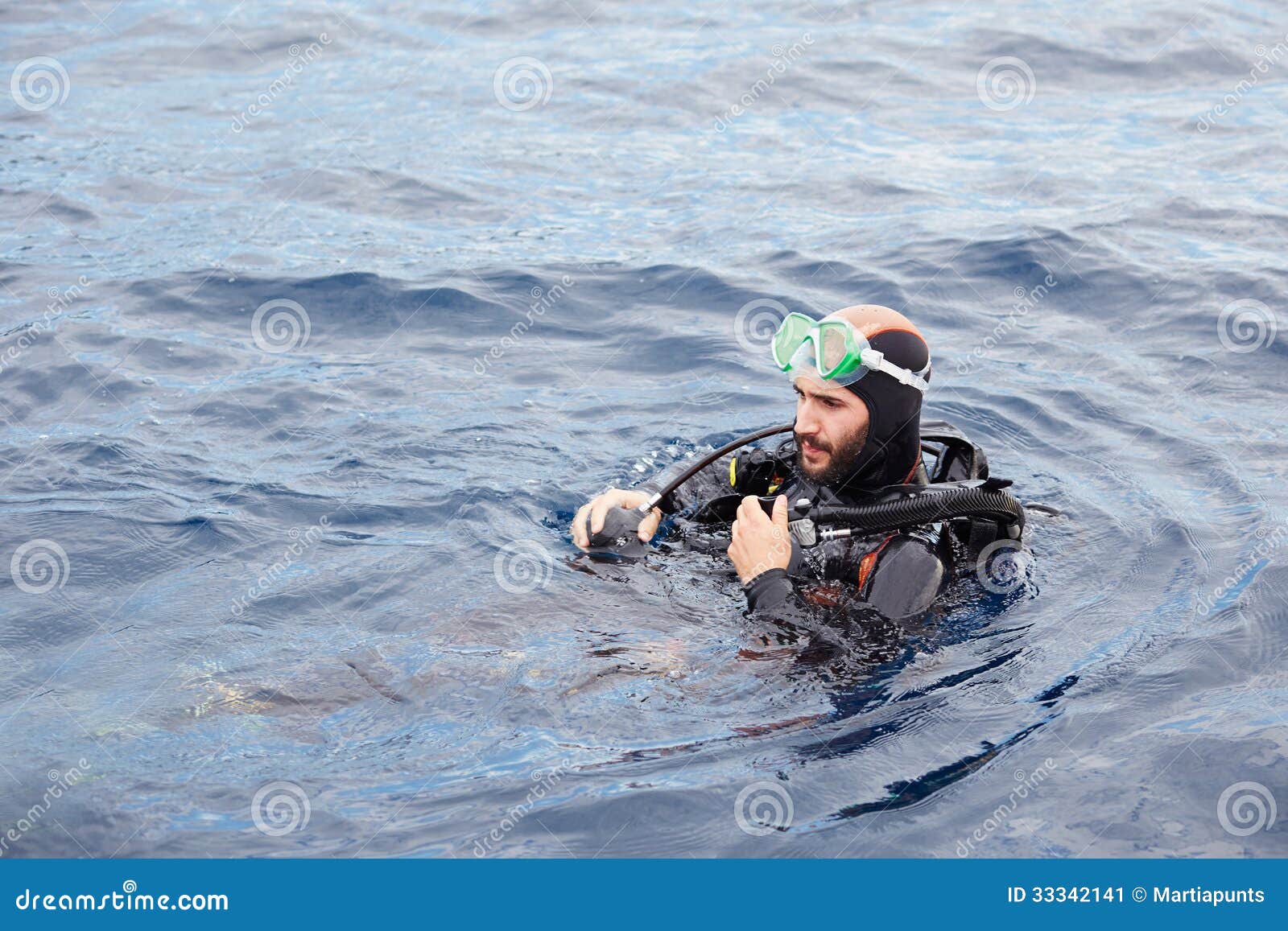 Young man scuba diving stock image. Image of water, ocean - 33342141