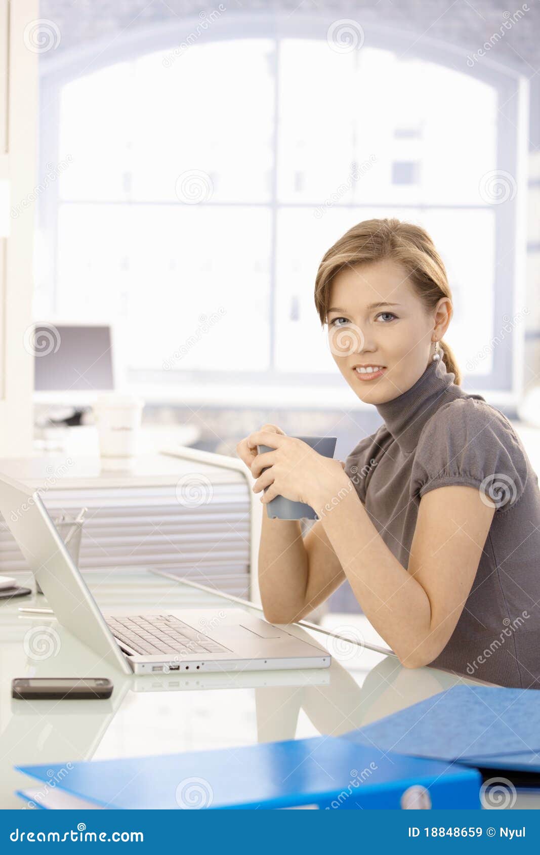 Young Office Worker Drinking Tea Stock Image - Image of desk, drinking ...