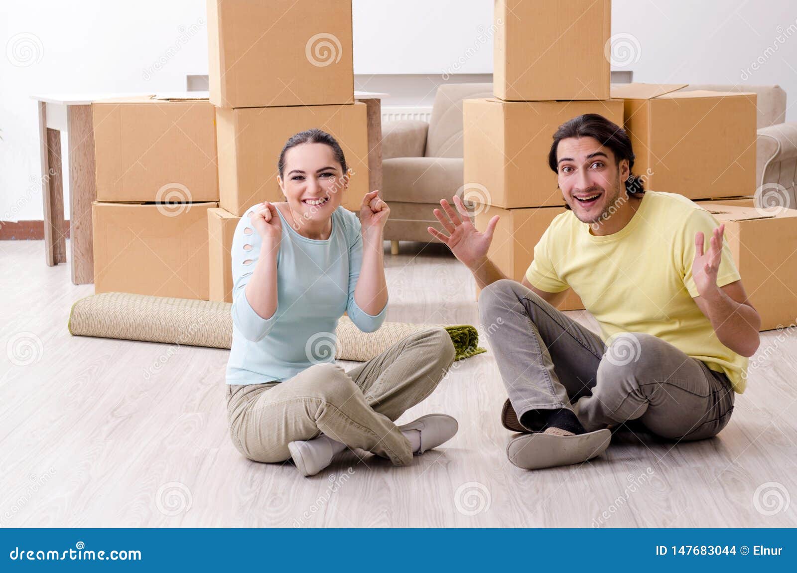 146 Young Pair Moving To New Apaprtment Stock Photos - Free & Royalty ...