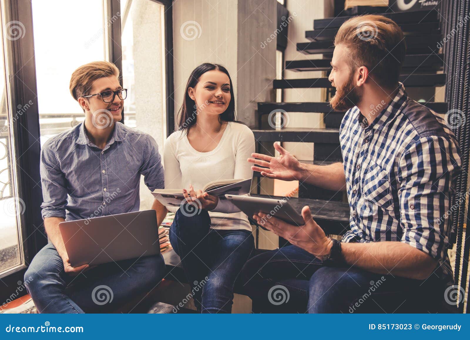 Young People in the Library Stock Image - Image of school, girl: 85173023