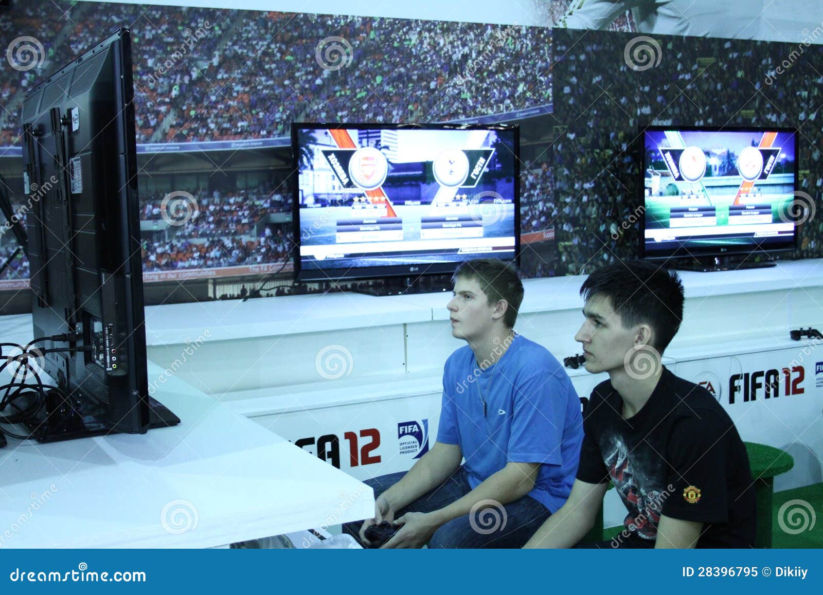 Young People Playing Video Games Editorial Image - Image of device ...