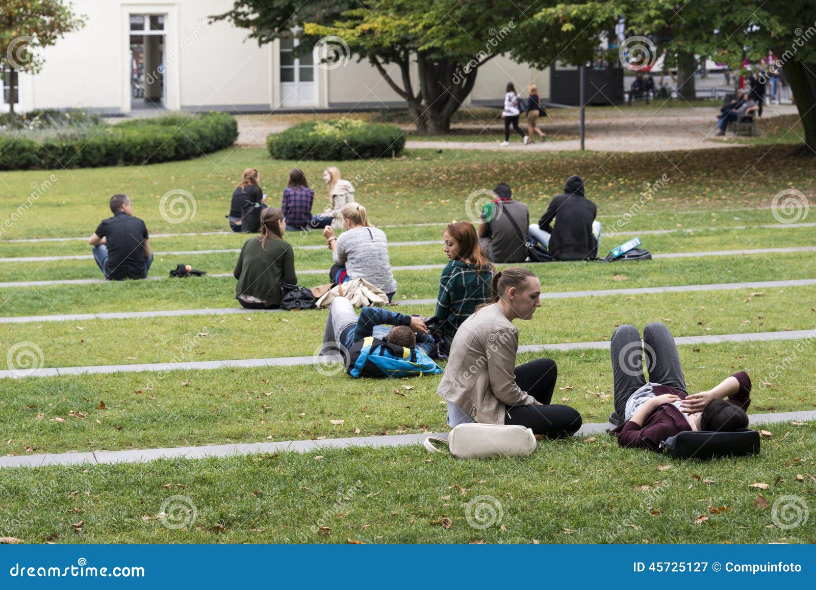 Young People Relax in the Park Editorial Photography - Image of ...