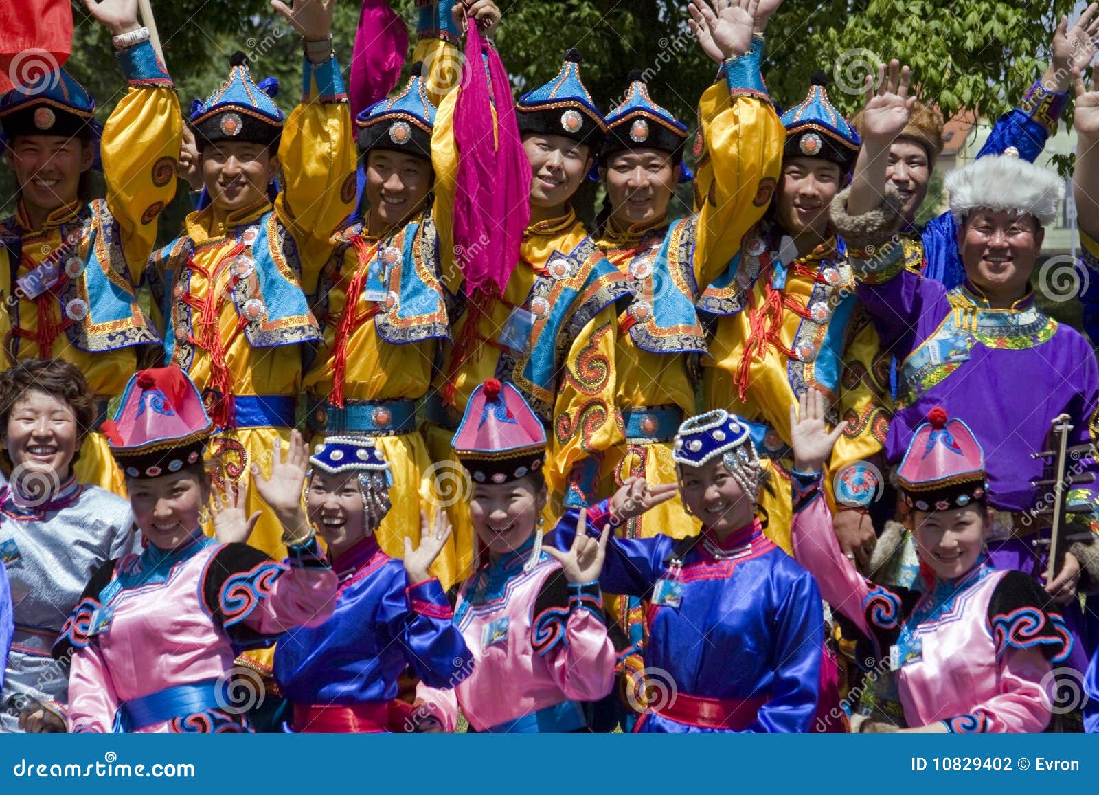 Young People in Traditional Ethnic Clothing Editorial Photography ...