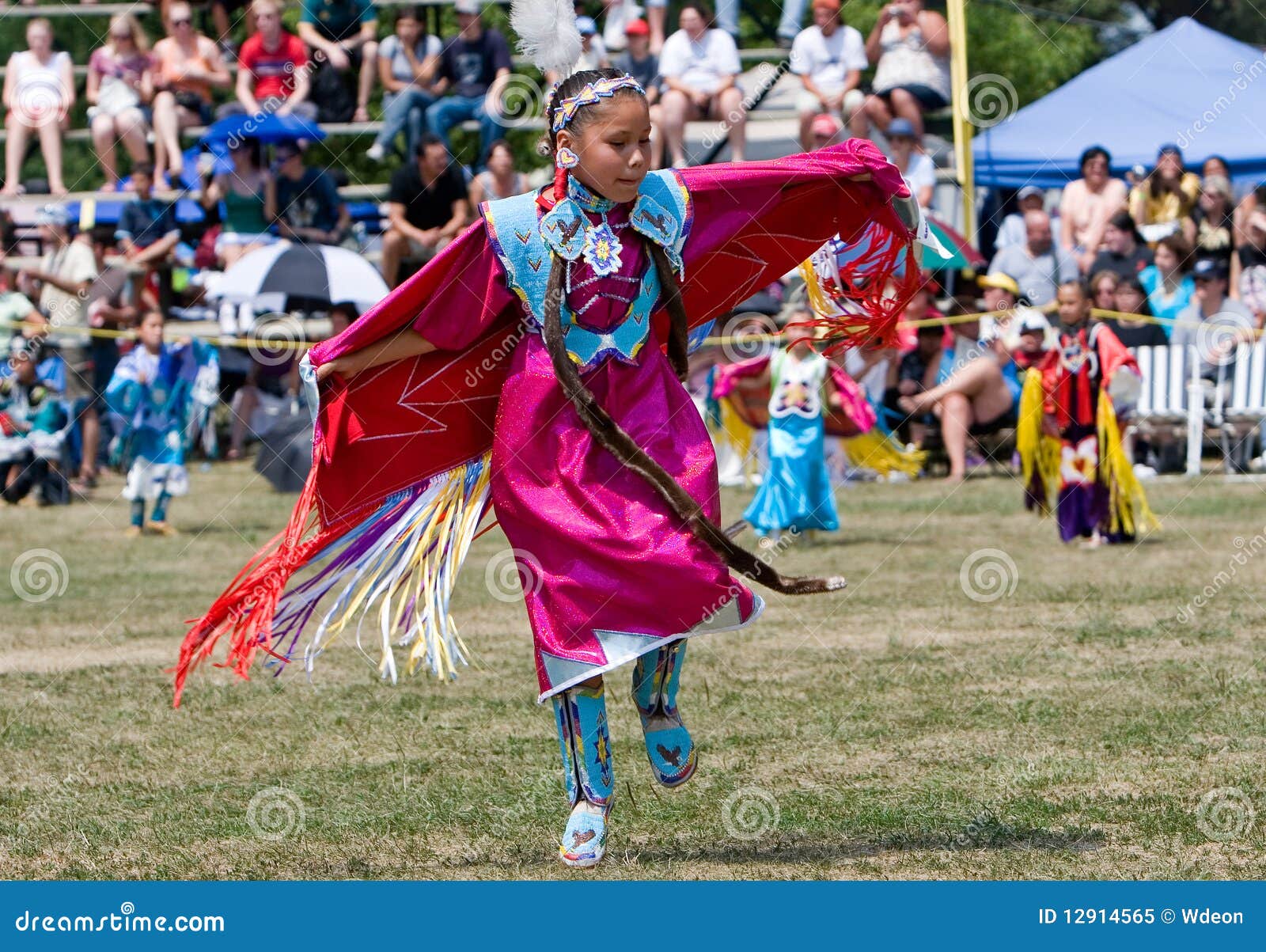 Young Powwow Fancy Shawl Dancer Editorial Image - Image of headdress ...