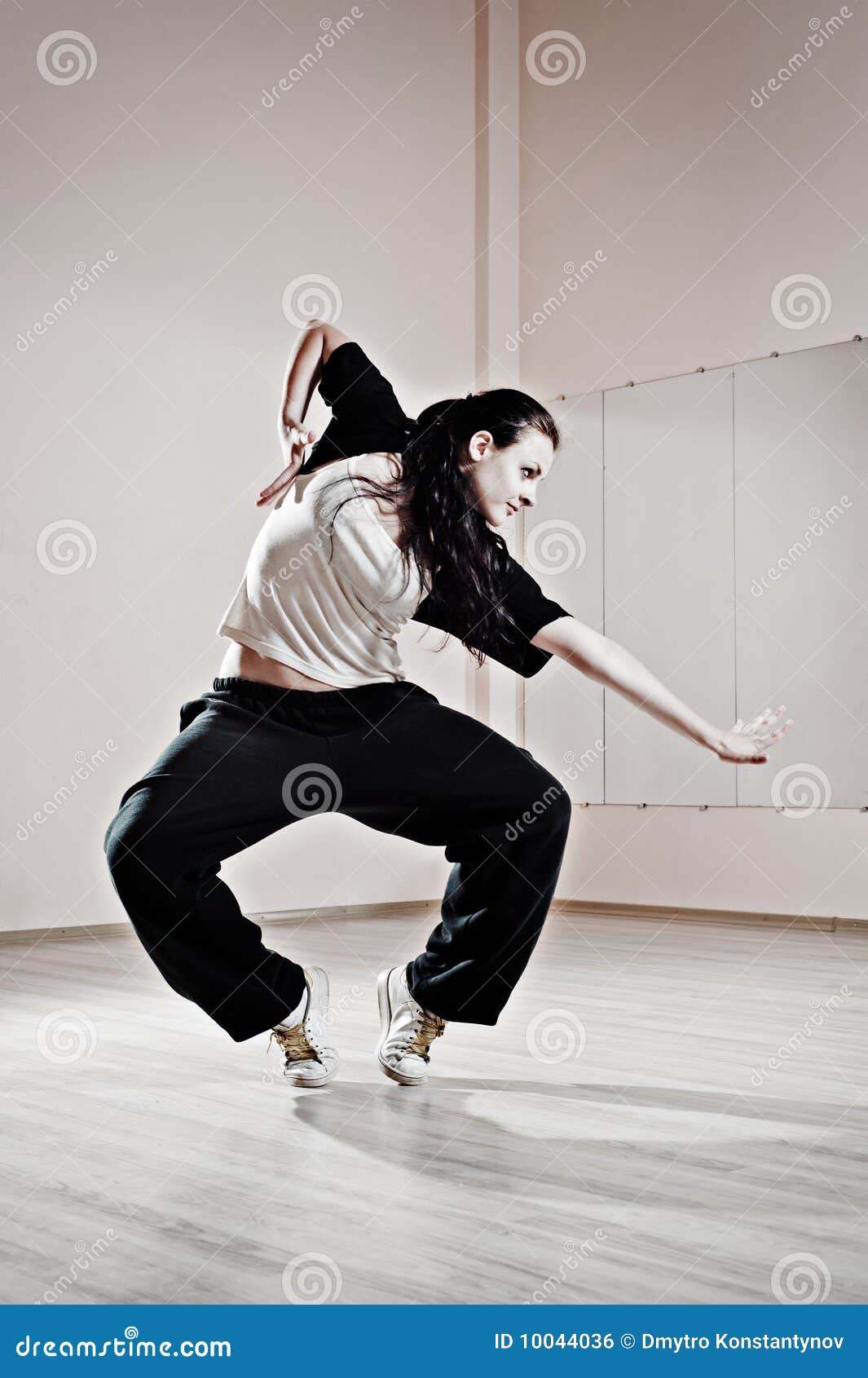 Young Pretty Dancer in Motion Stock Photo - Image of girl, breakdance ...