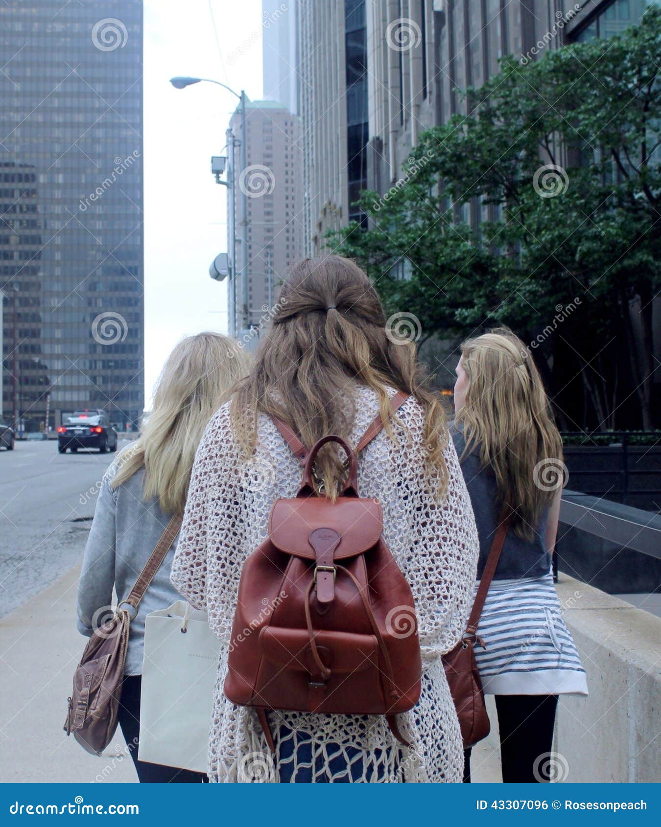Young Pretty Girls in Downtown Chicago Editorial Photo - Image of ...