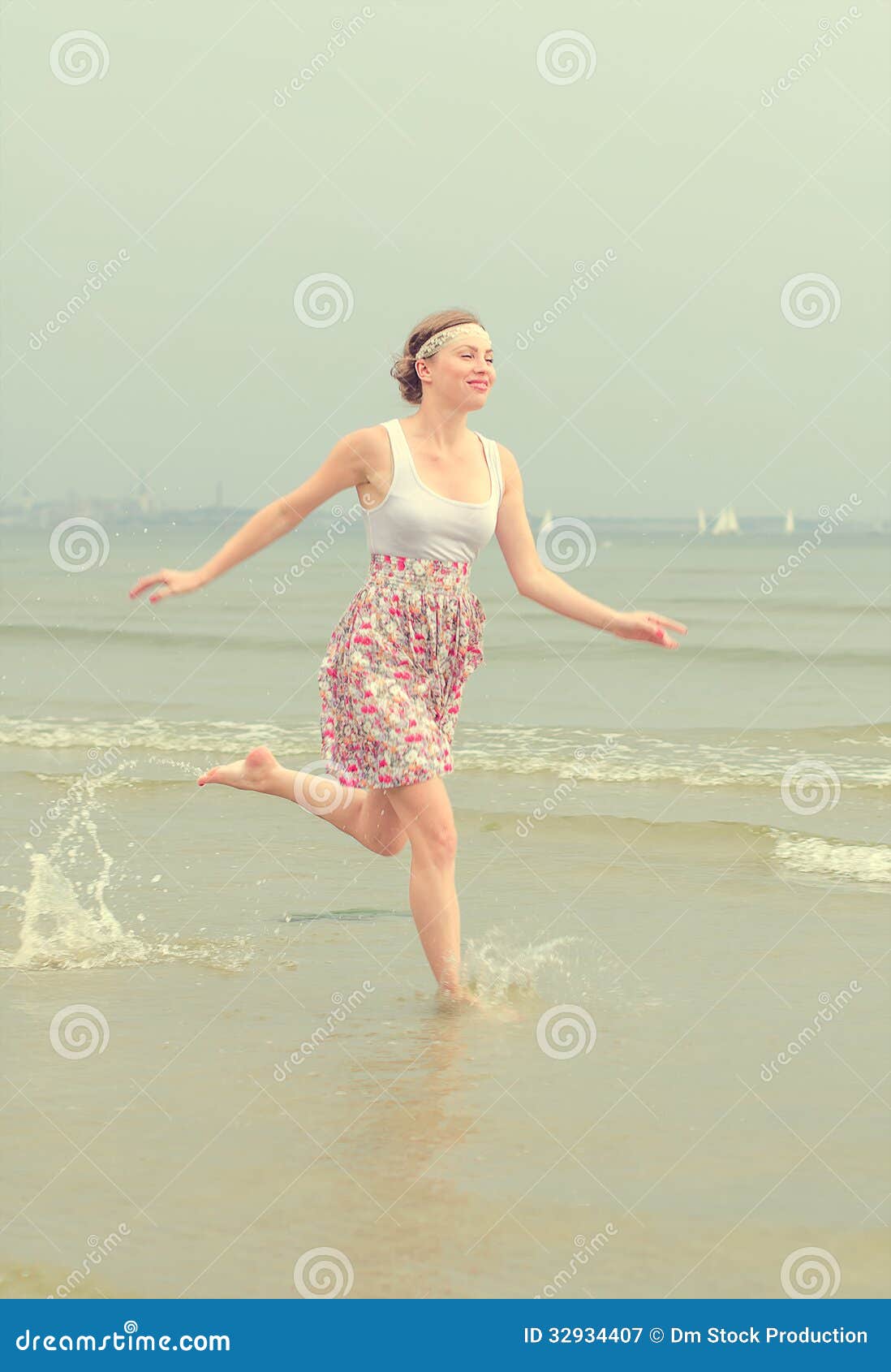 Young pretty woman running stock image. Image of jogging - 32934407