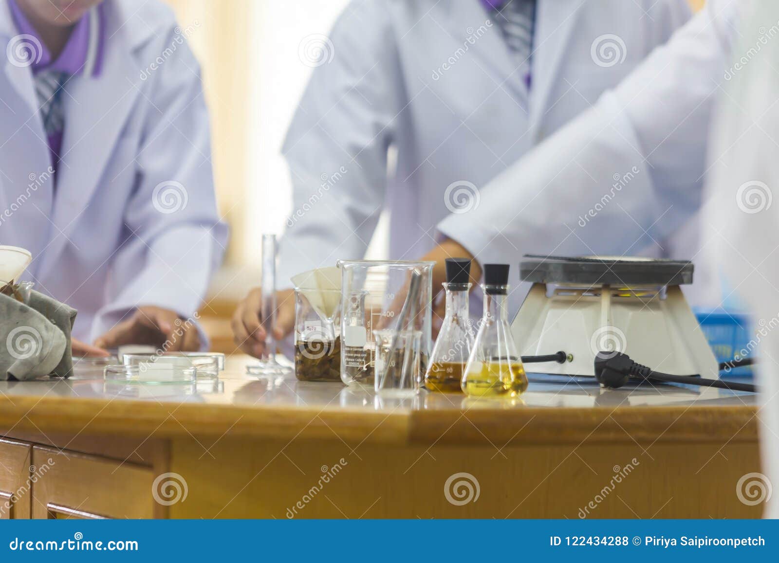 Young Scientists are Doing Experiments in Science Labs. Stock Photo ...