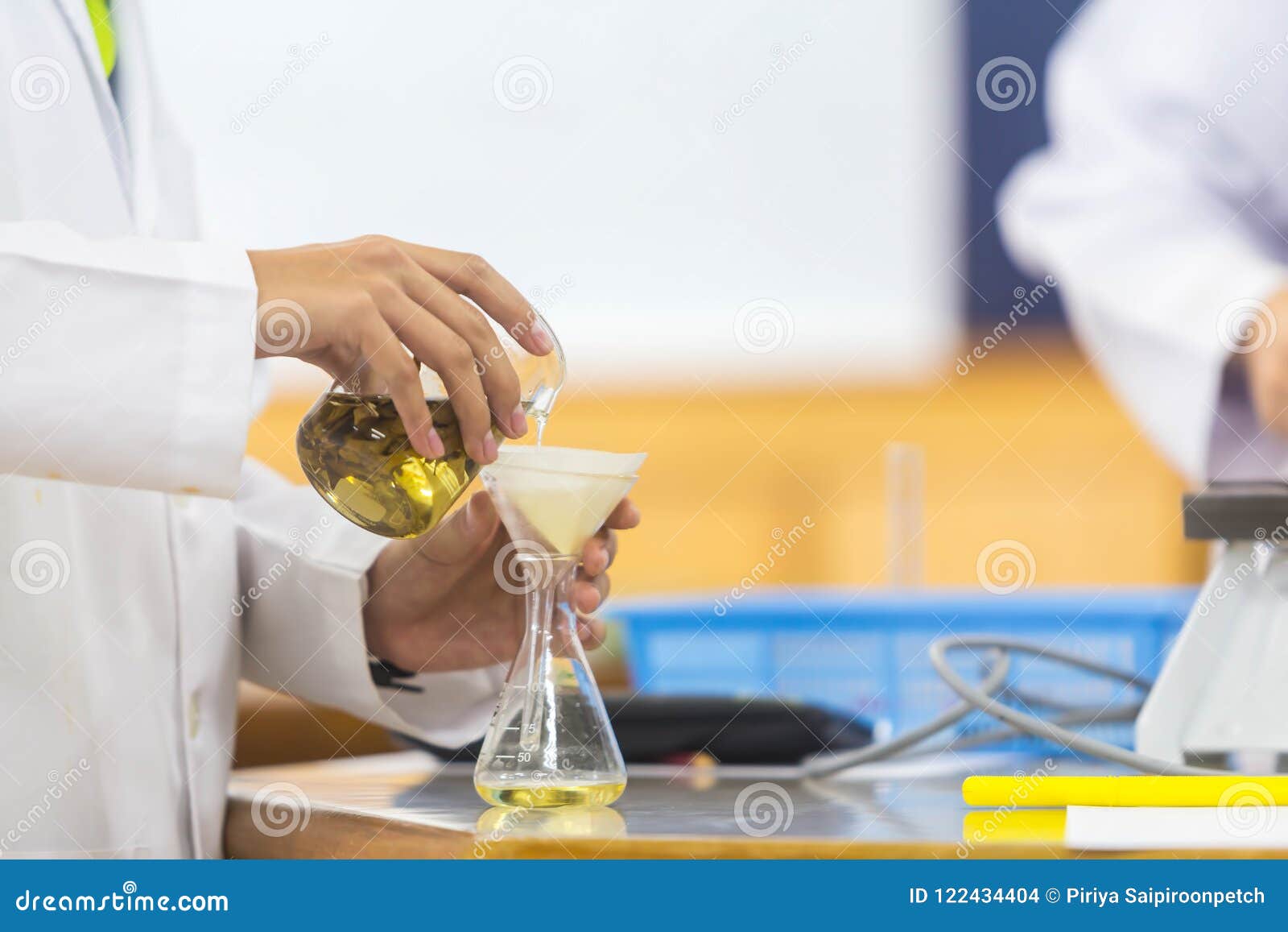 Young Scientists are Doing Experiments in Science Labs. Stock Photo ...