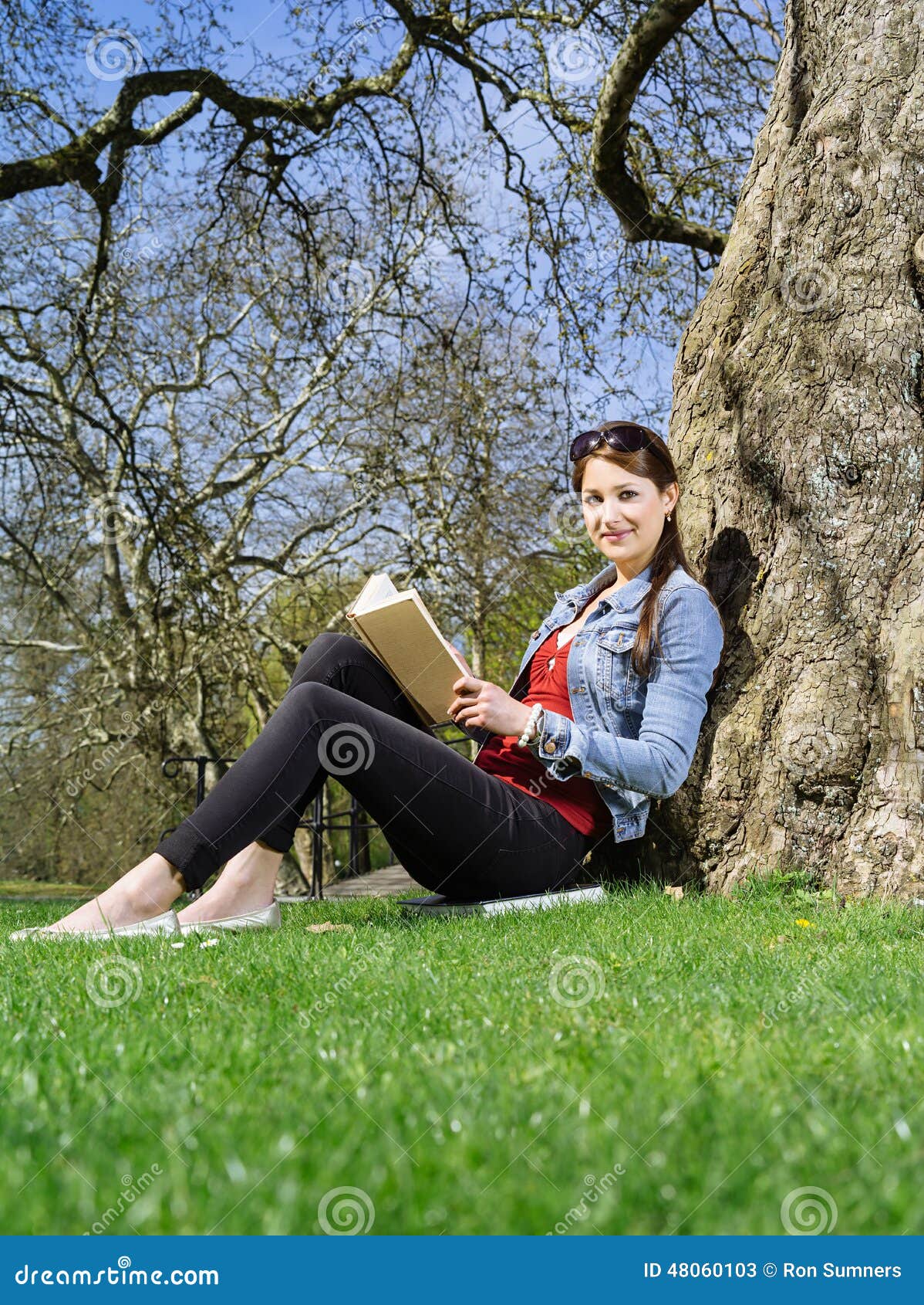 Young Student Studying Outside Stock Image - Image of leisure, book ...