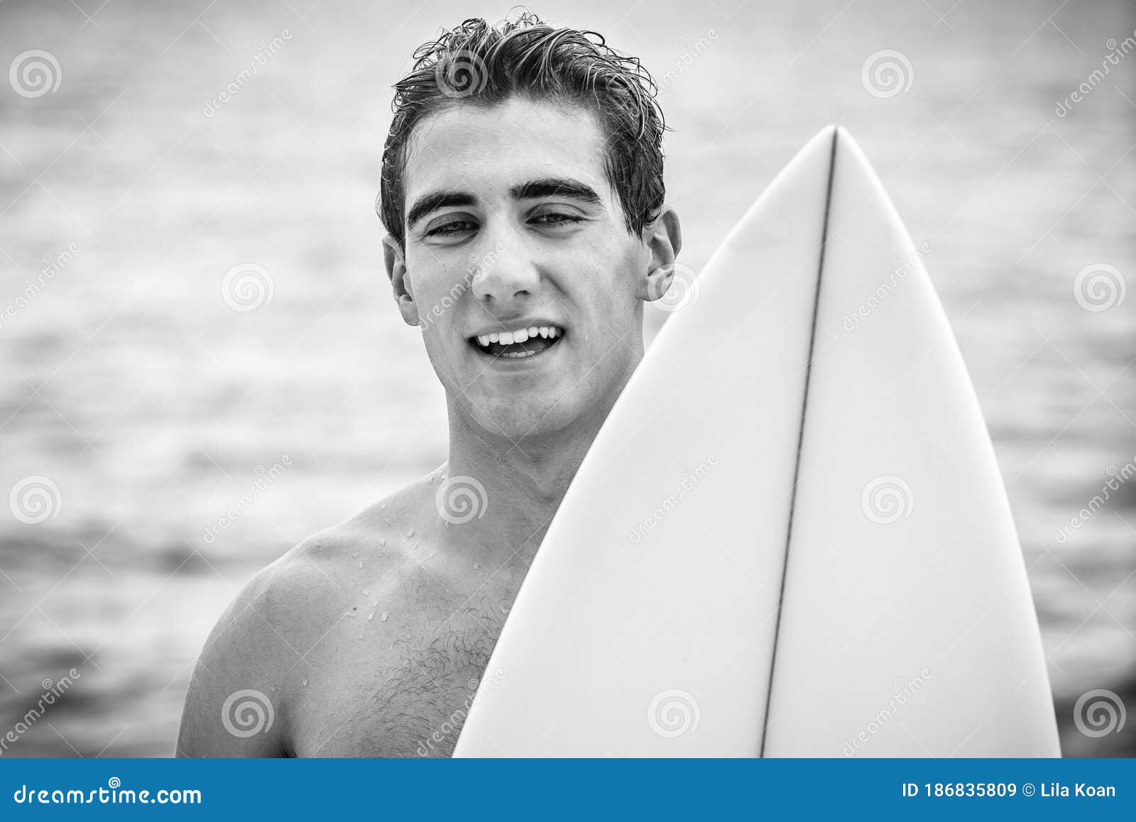 Young Surfer Smile with Surfboard Stock Image - Image of athlete, macho ...
