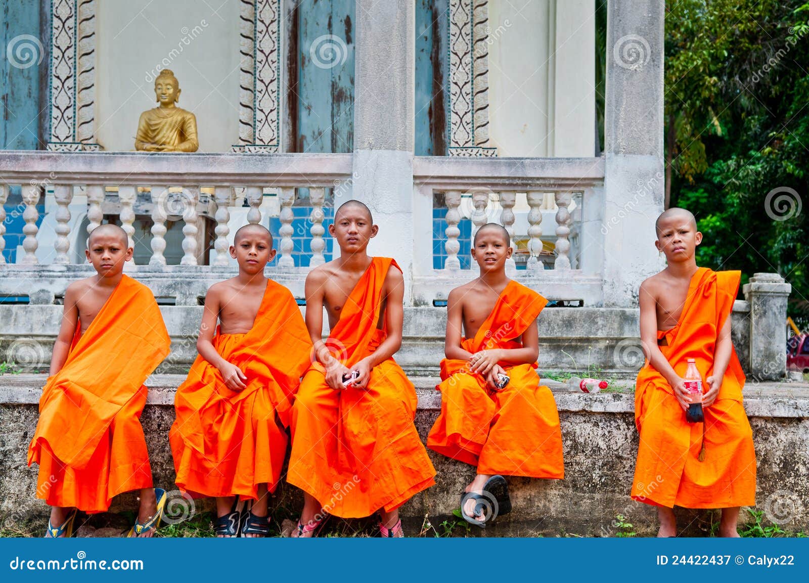 Young Thai Monks editorial photography. Image of religion - 24422437