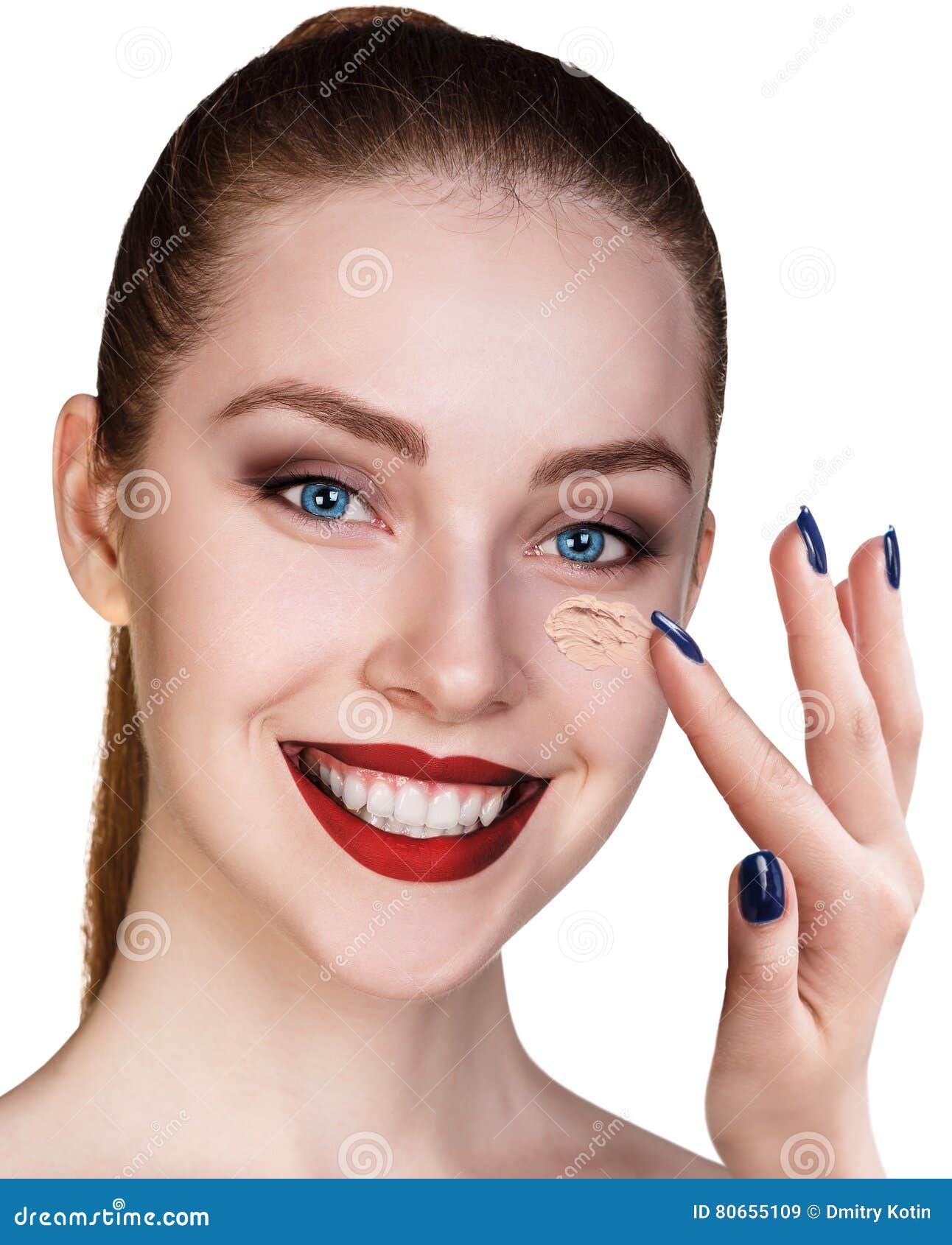 Young Woman Applying Foundation Stock Image - Image of brown, eyes ...