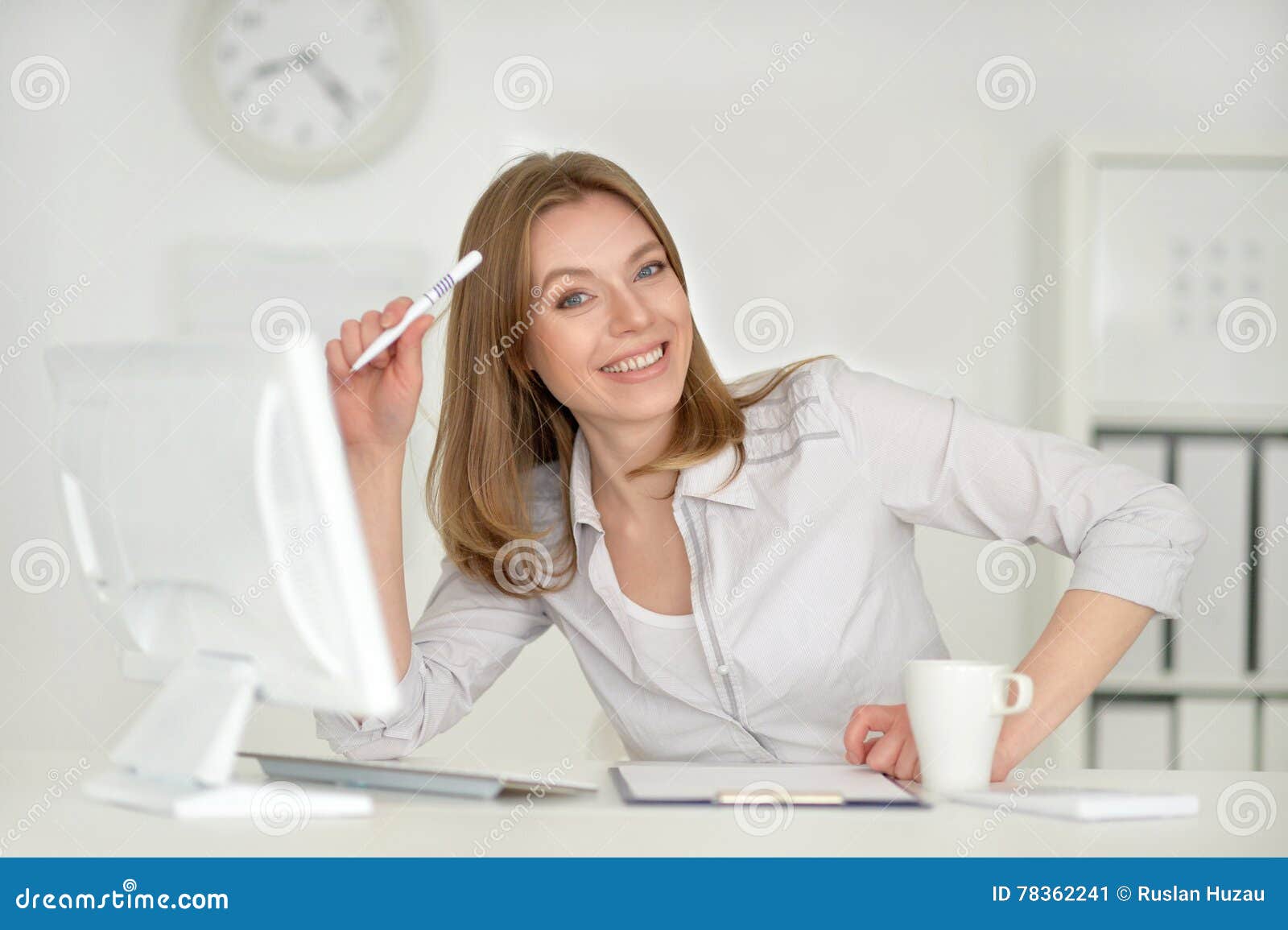 Young woman with computer stock image. Image of feminine - 78362241