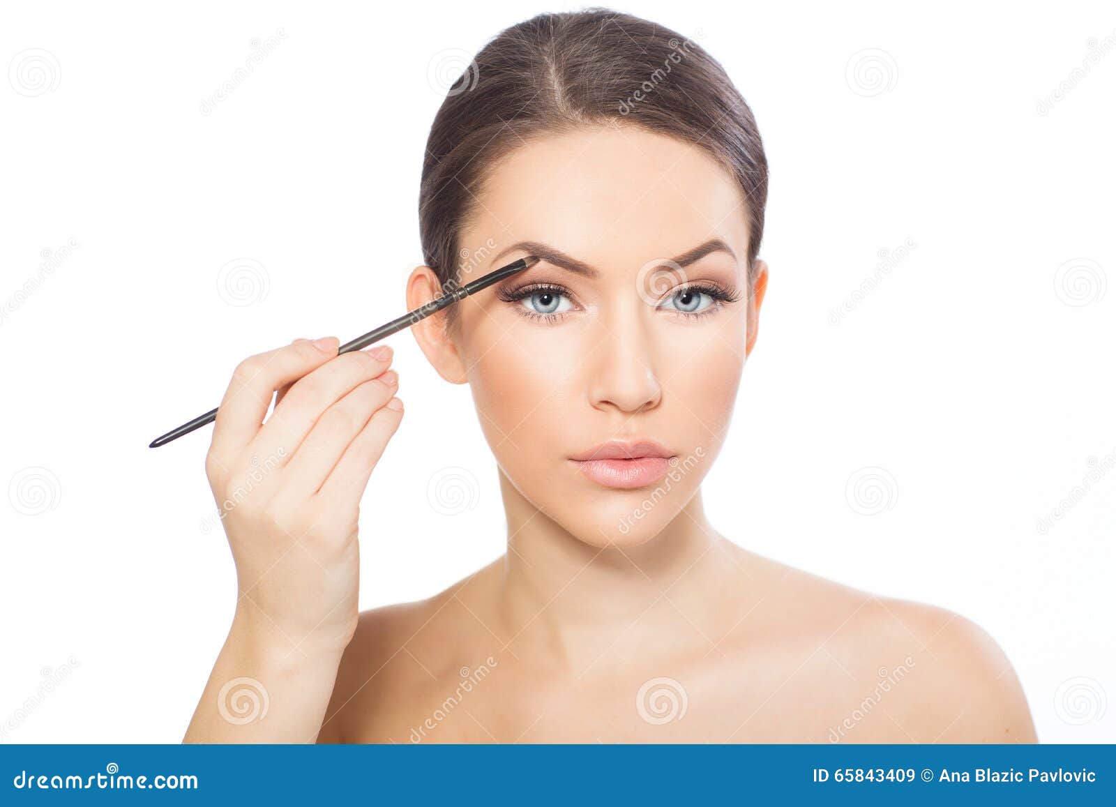 Young woman doing eyebrows stock image. Image of female - 65843409