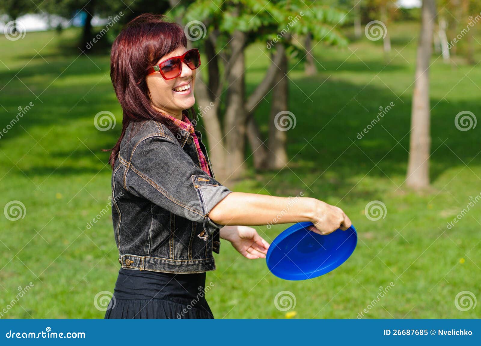Young woman with frisbee stock image. Image of outside - 26687685