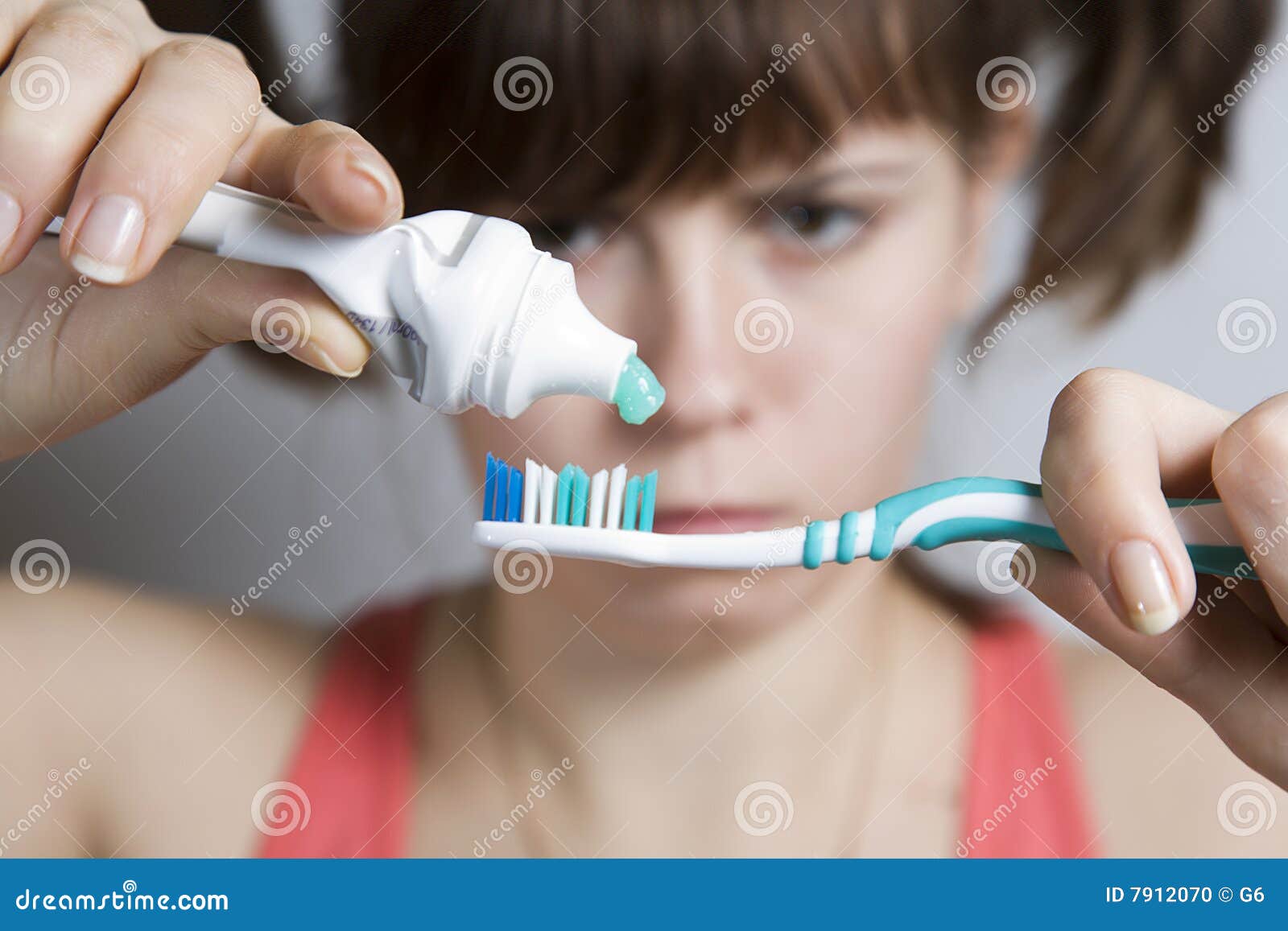 Young Woman Geting Ready To Clean Teeth Picture. Image: 7912070