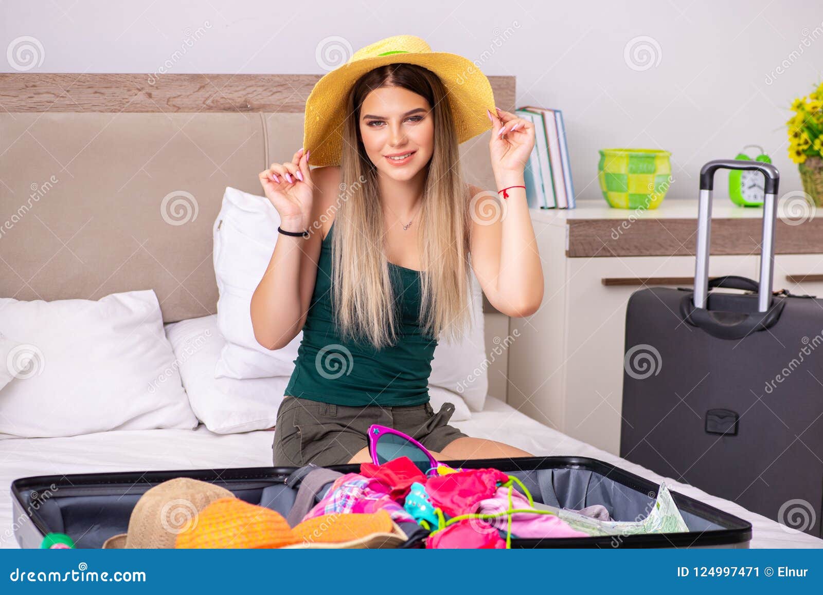 The Young Woman Getting Ready for Summer Vacation Stock Image - Image ...