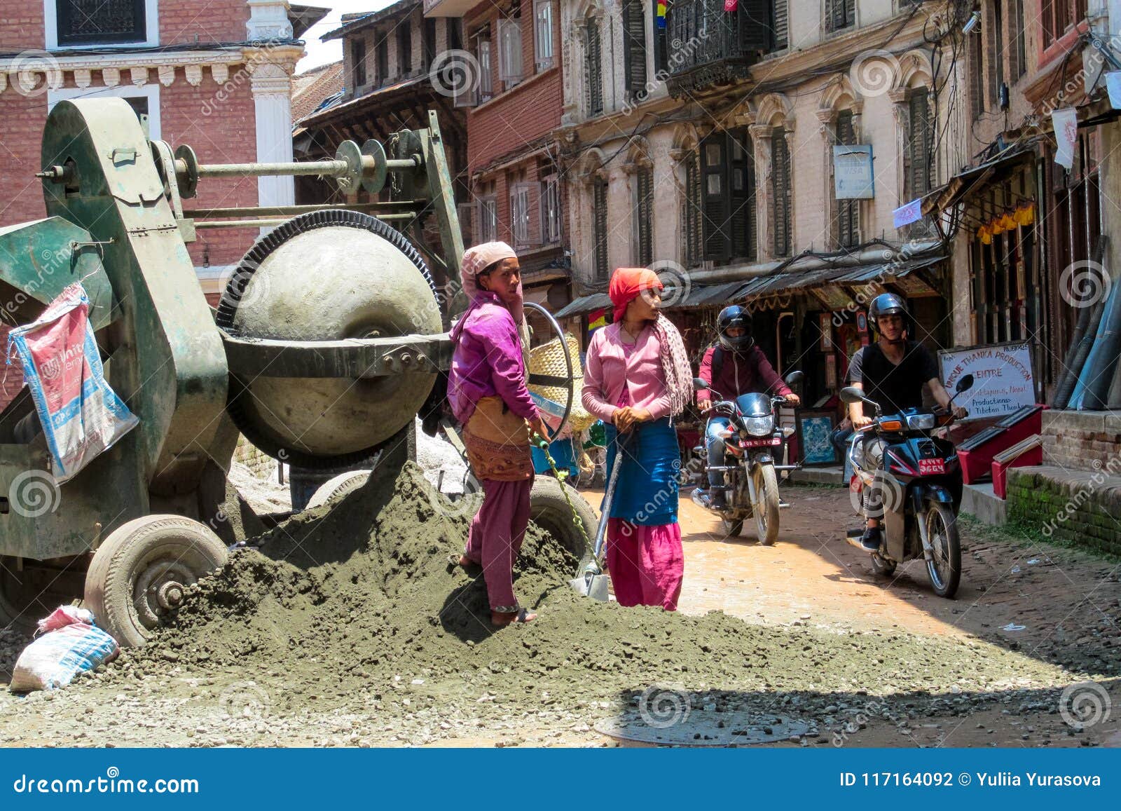 Young Woman Hard Work at the Construction in Nepal Editorial ...