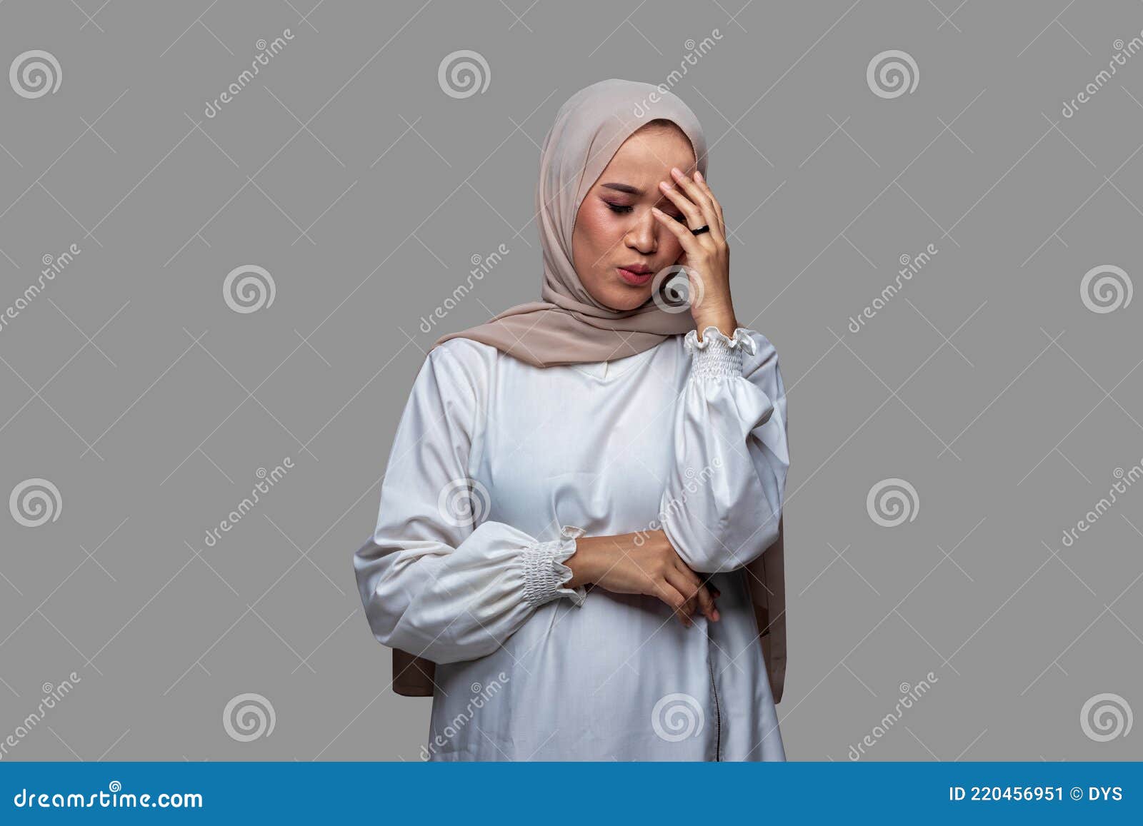 Young Woman in Hijab Posing with Headache, Dizzy and Sad Expression ...