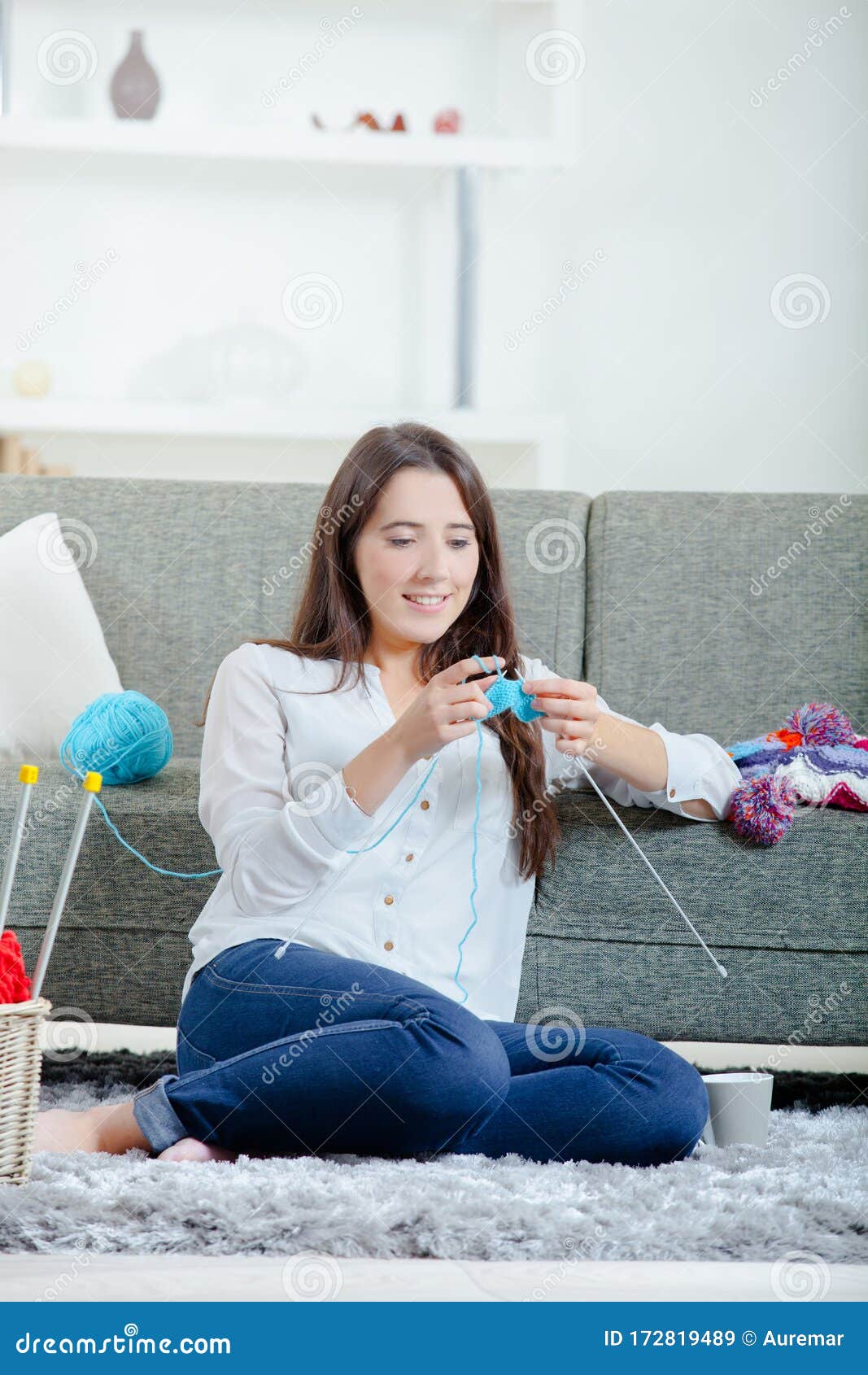 Young woman knitting stock image. Image of carpet, apartment - 172819489
