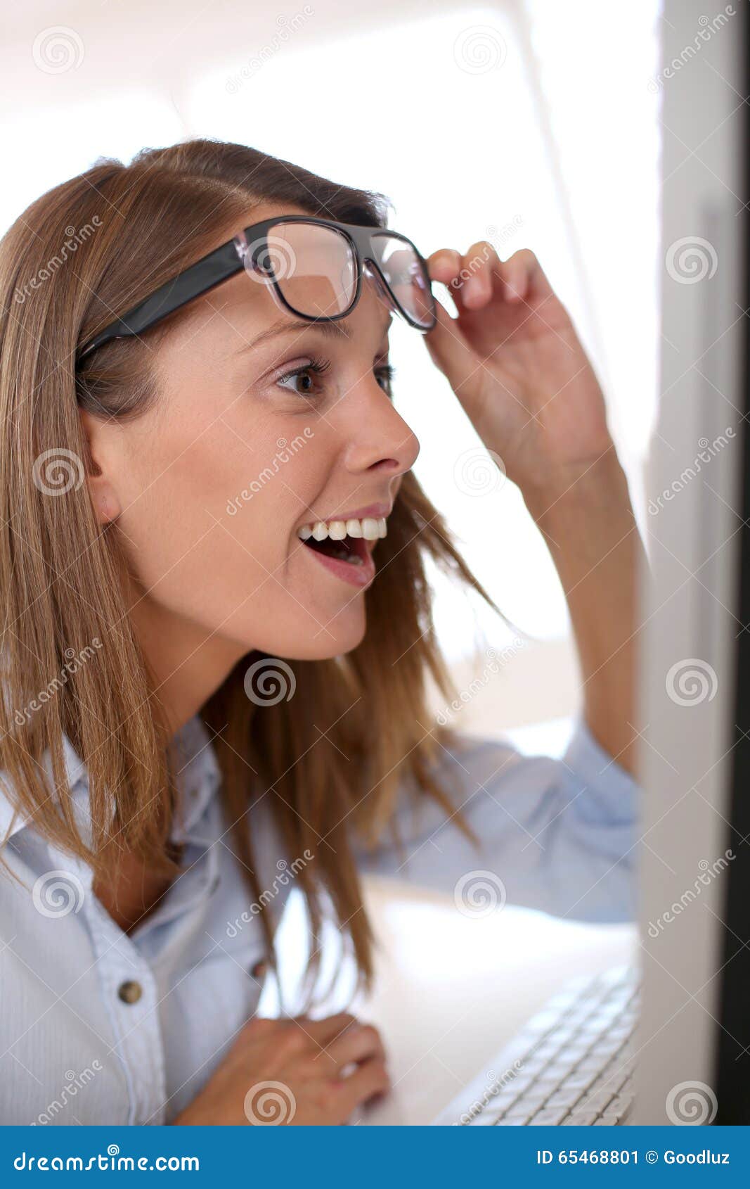 Young Woman Looking at Computer Screen Stock Image - Image of woman ...