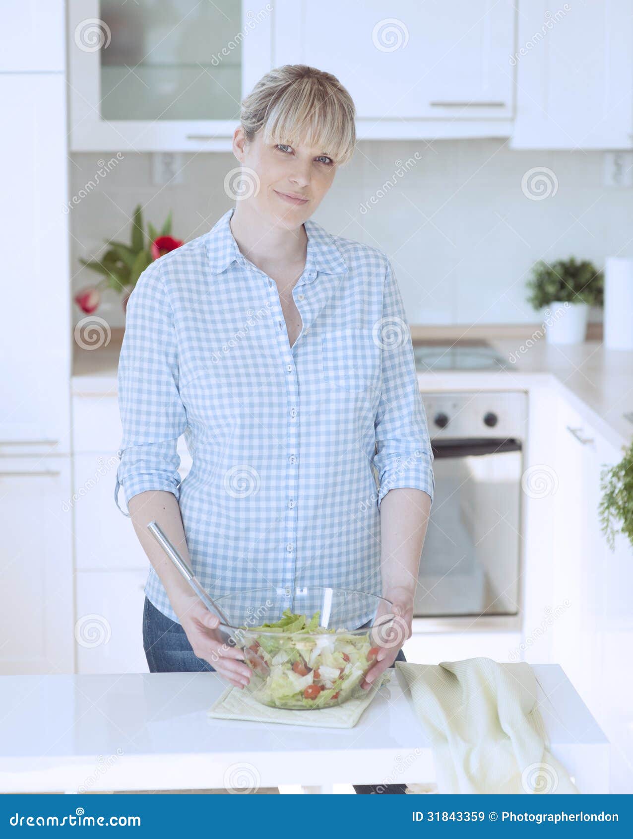 Young woman making salad stock image. Image of 2529, kitchen - 31843359