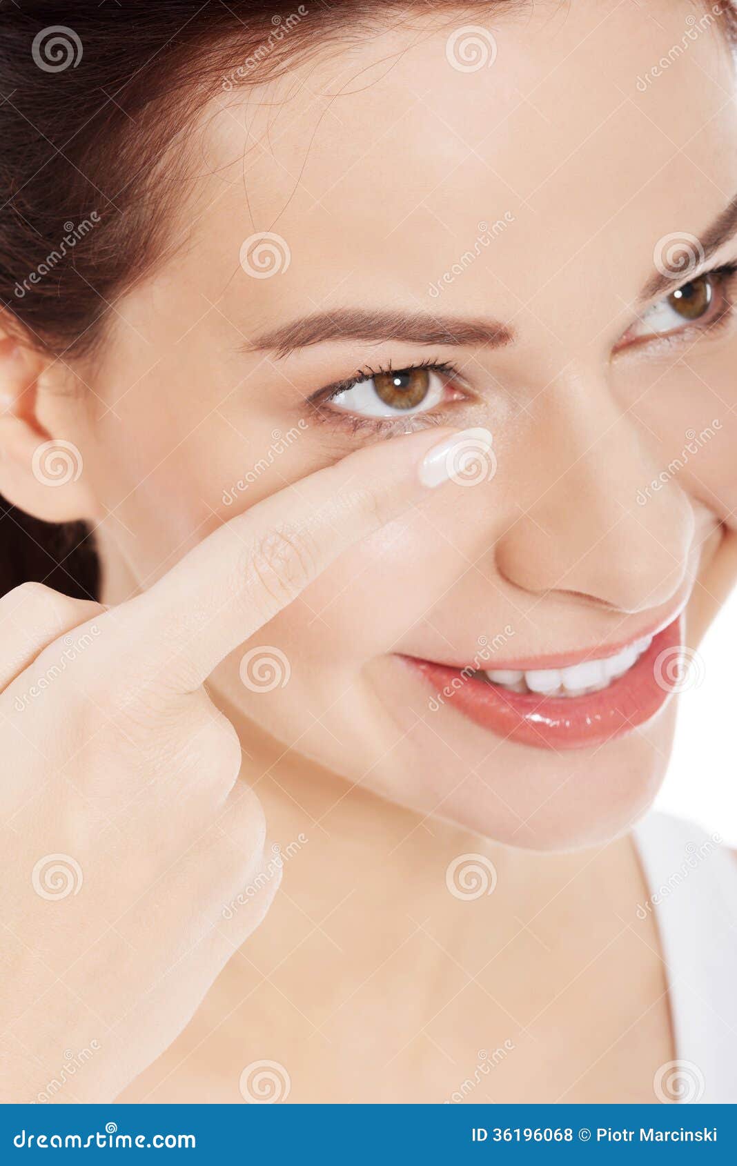 Young Woman is Putting Eye Lens. Stock Photo - Image of eyelashes ...