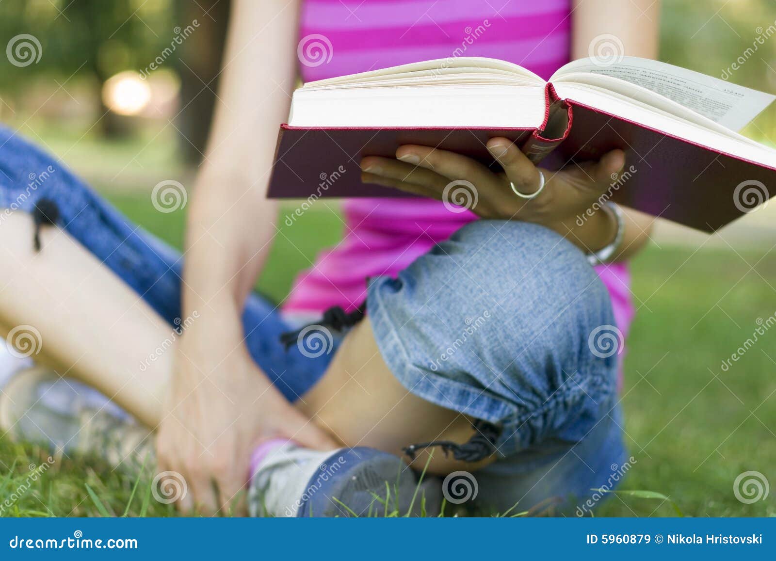 Young Woman Reading Outdoor Stock Image - Image of human, cute: 5960879