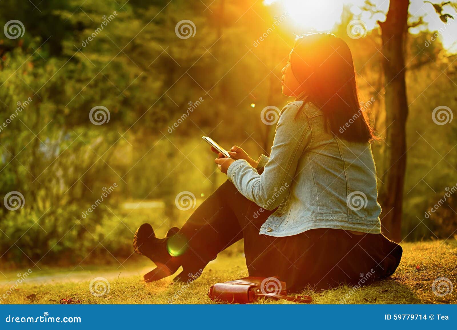 Young Woman Sit in the Park Stock Photo - Image of fall, nature: 59779714