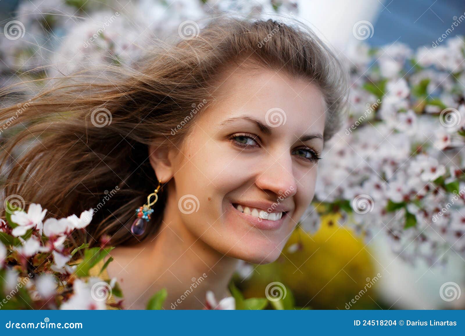Young Woman with Spring Flowers Stock Photo - Image of park, nice: 24518204