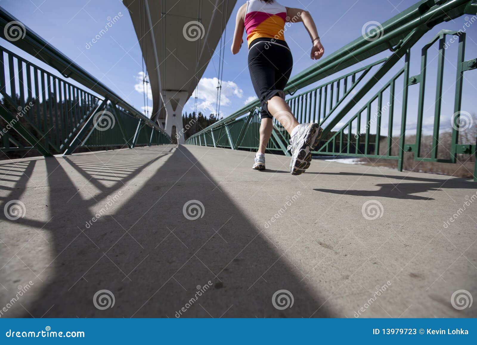 Young Woman starting run stock image. Image of fitness - 13979723