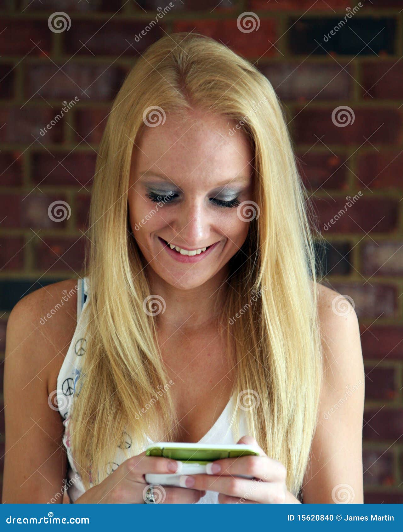 Young woman texting stock photo. Image of cell, cute - 15620840