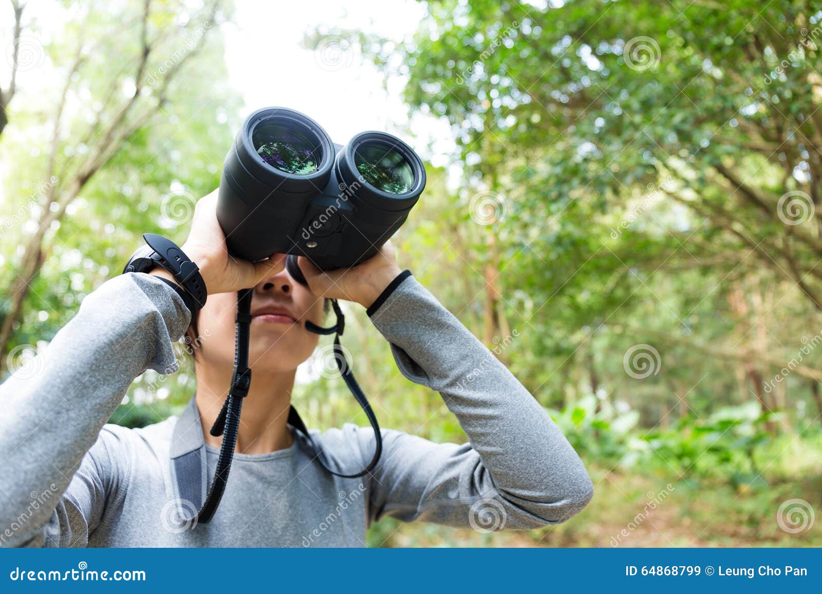 Young Woman Use the Binocular Stock Image - Image of japanese, looking ...