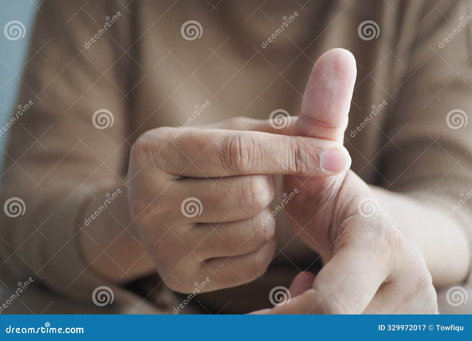 Thumb Finger Joint Get Sudden, Intense Pain In A Night Like Gout ...