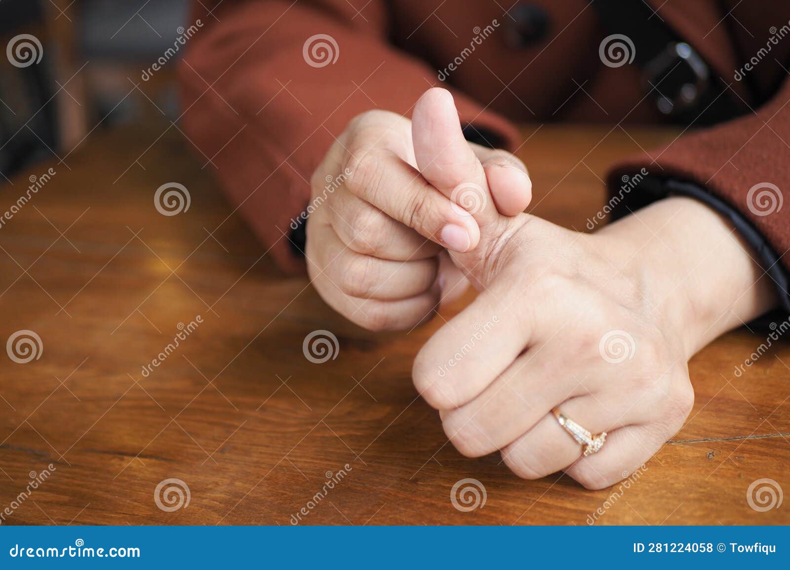 Young Women Suffering Pain in Finger Stock Photo - Image of disease ...