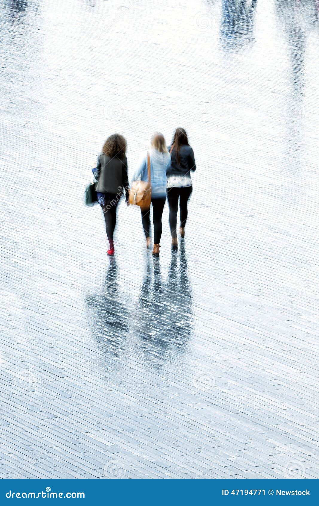 Young Women Walking in Rain Stock Image - Image of consumer, rush: 47194771