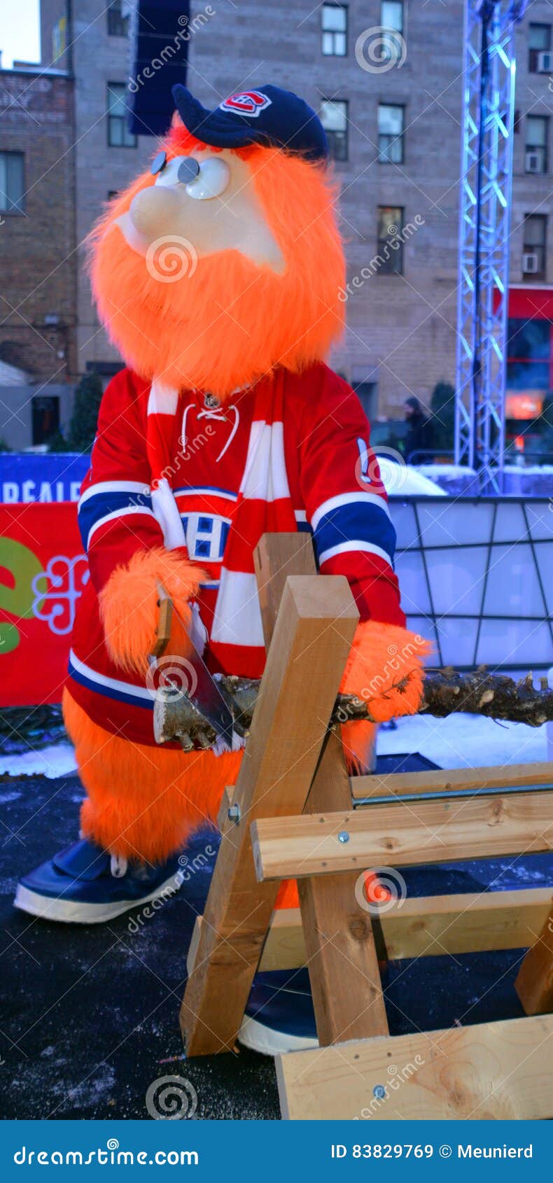 ¡Youppi! imagen de archivo editorial. Imagen de activo - 83829769