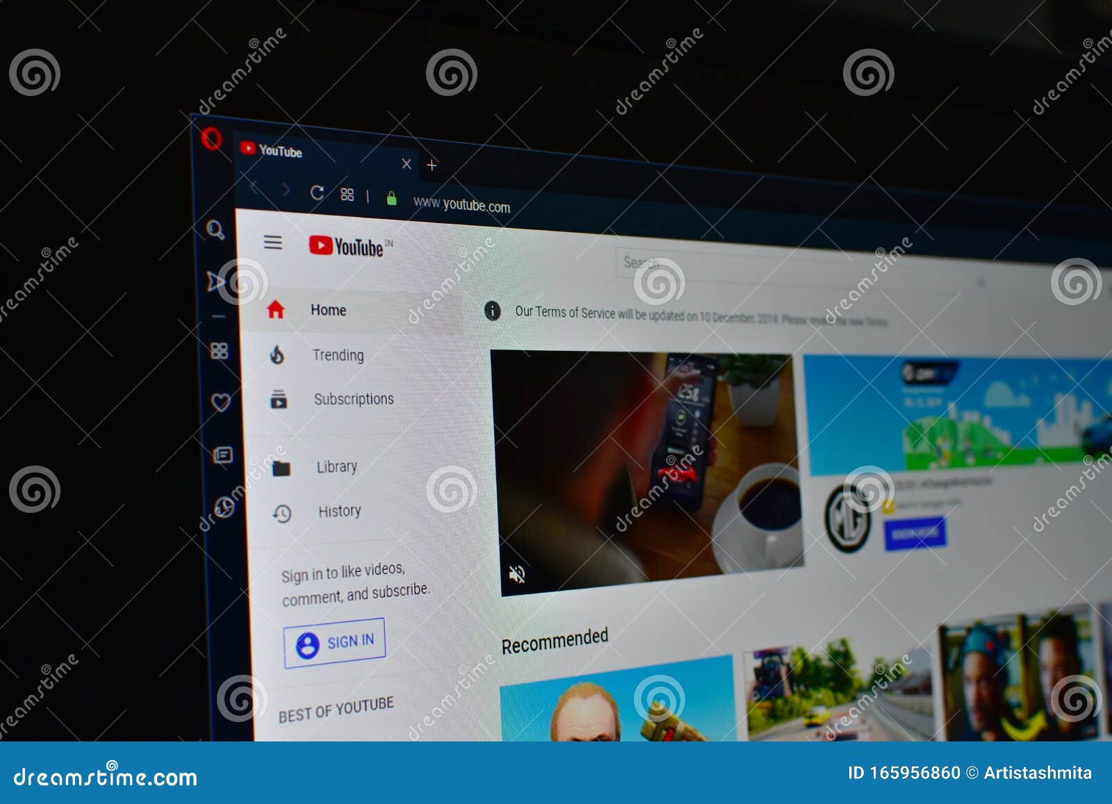 Youtube Website on Computer Screen 编辑类图片 - 图片 包括有 加利福尼亚, 前面: 165956860