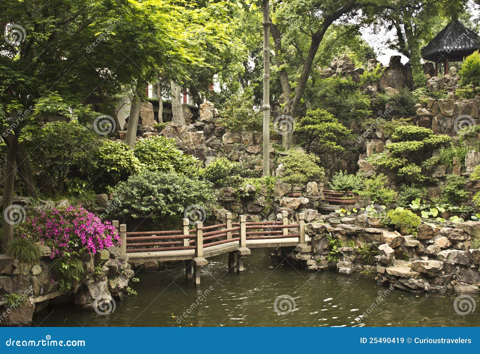 Yu Yuan Gardens In Shanghai, China Stock Image - Image of green ...