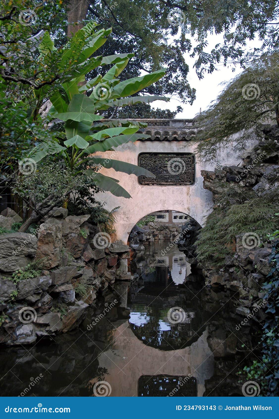 Yu Yuan Gardens, Shanghai, China: with Bridge and Pond Editorial Stock ... Yu Yuan Gardens, Shanghai, China: with Bridge and Pond Editorial Stock ...
