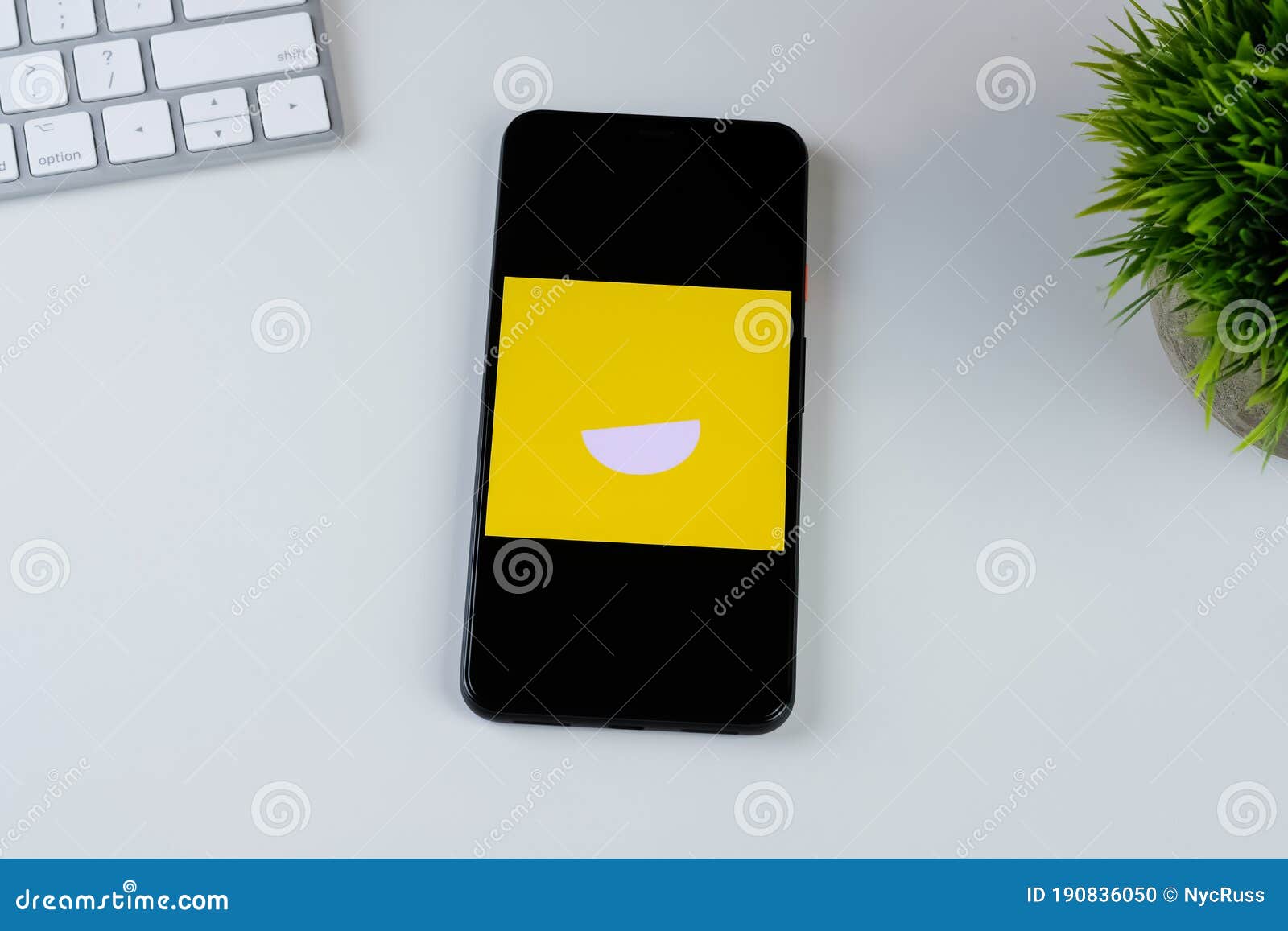Yubo App Logo on a Smartphone Screen. Editorial Image - Image of screen ...
