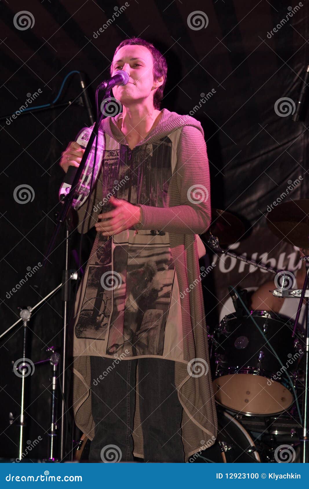 Yuliya Chicherina editorial image. Image of singer, underground - 12923100