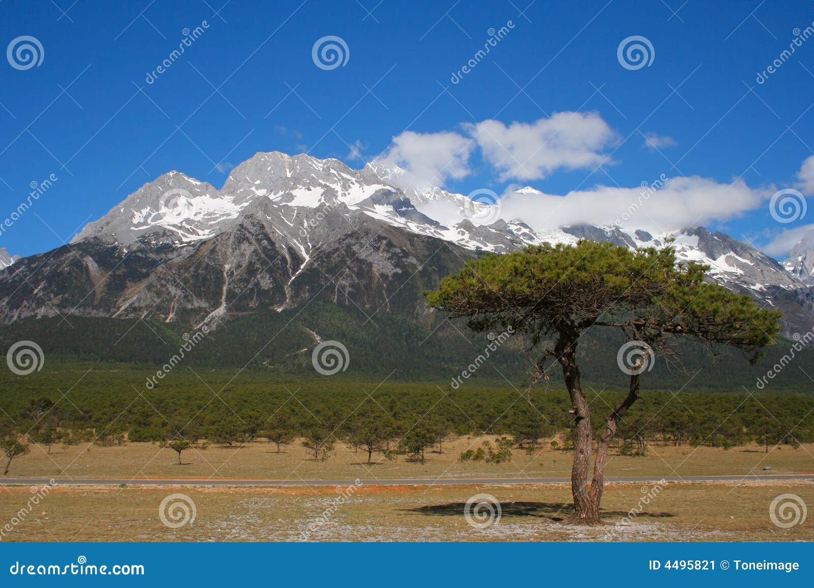 Yulong jokul of Yunnan stock image. Image of mountain - 4495821