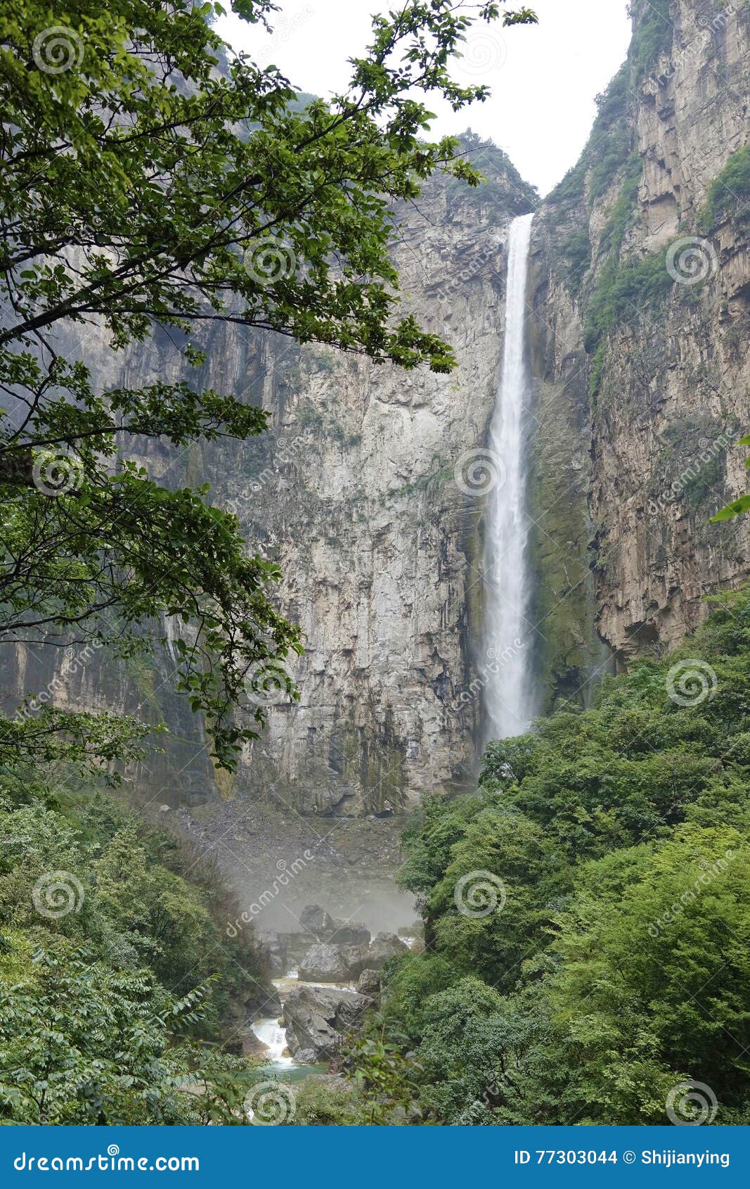 Yuntai Mountain stock photo. Image of trees, clouds, scenic - 77303044