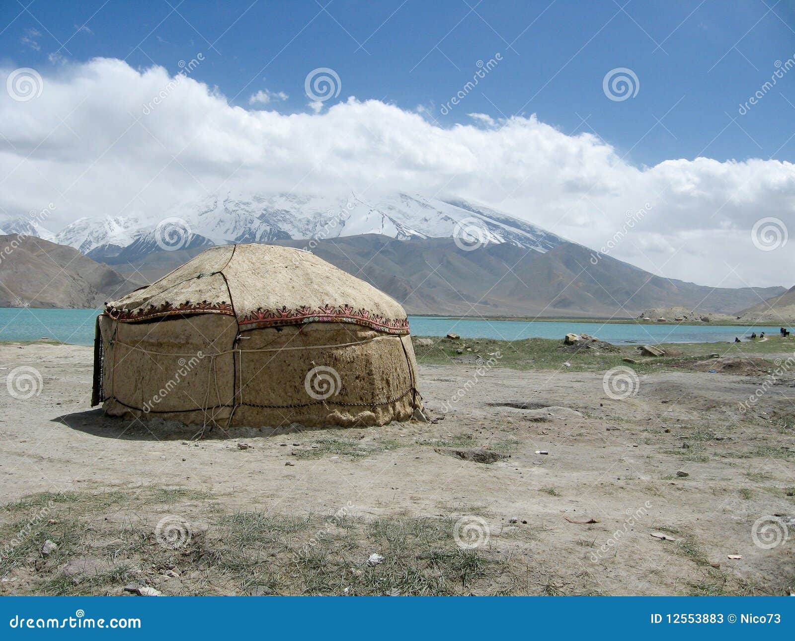 Yurt at the Karakul Lake stock image. Image of cina, uyghurs - 12553883