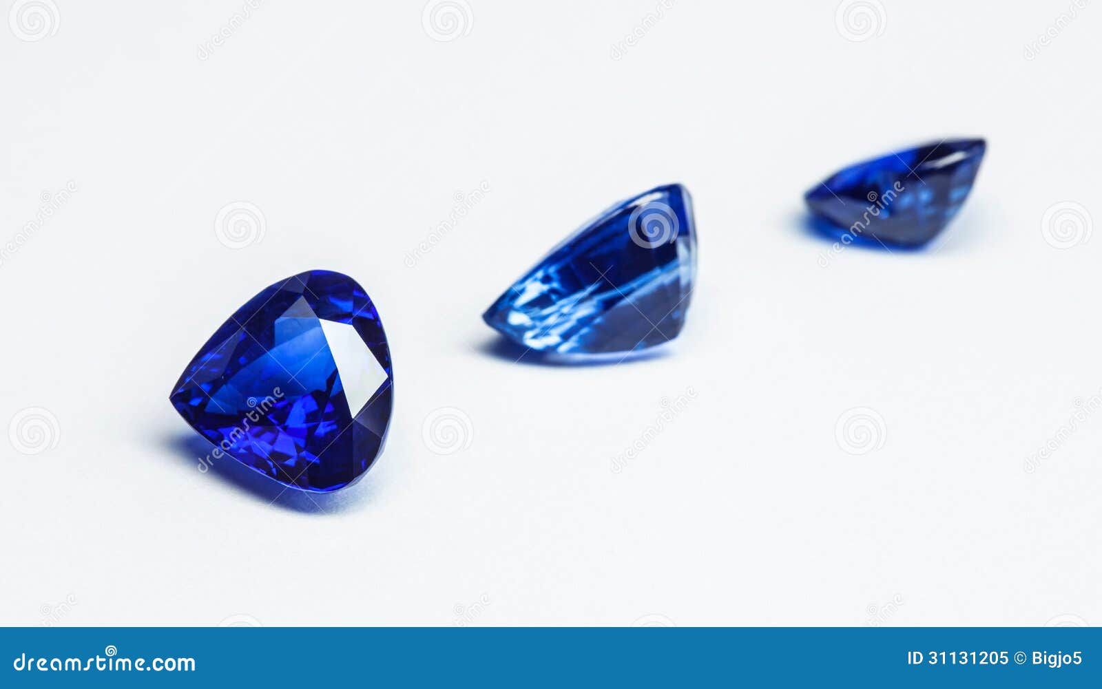 Zafiros azules imagen de archivo. Imagen de piedra, zafiro - 31131205